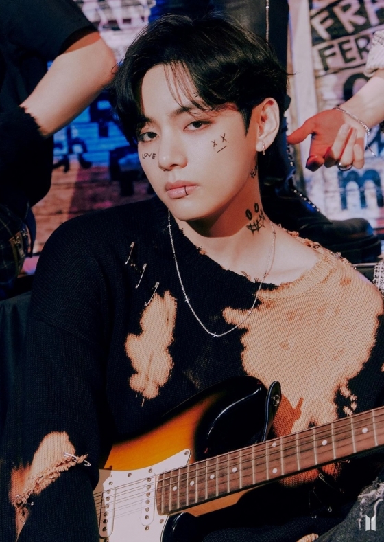 BTS V Tops Popularity Ranking in Japan for 31 Weeks