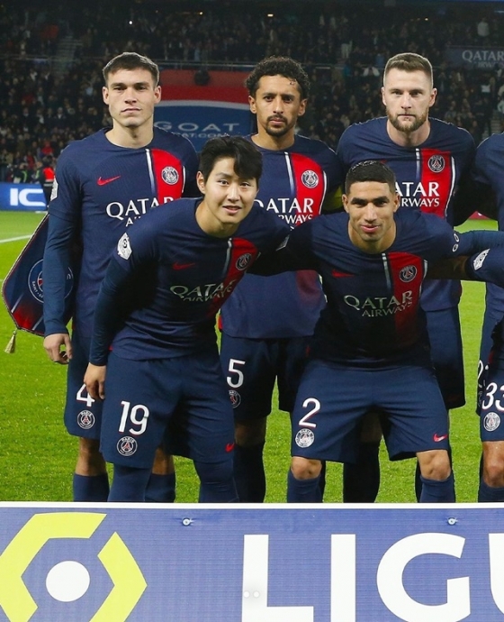 음바페 "이강인 내 동생" 리그 데뷔골 직접 축하... PSG 감독 극찬→프랑스 현지도 반했다