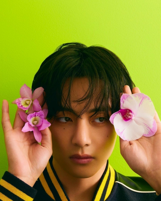 BTS V's 'FRI(END)S' Ranks 4th on UK's 'Official Big Top 40'