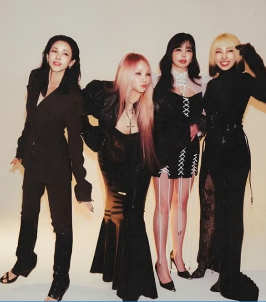 Meaningful Meeting: 2NE1 Reuniting After 8 Years?.. Full Group ...