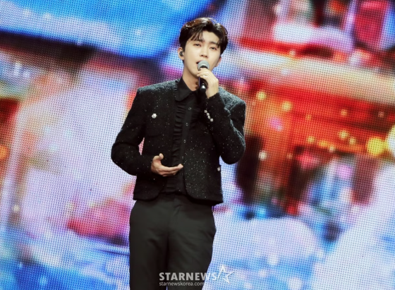 “King” Lim Young-woong tops 10th Anniversary AAA Popularity Award ...